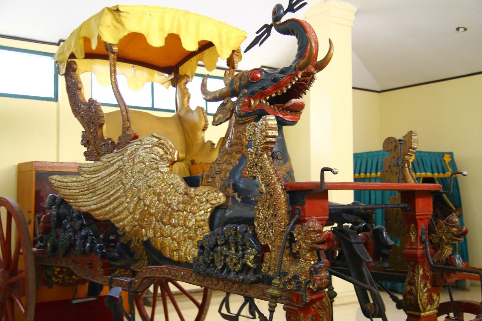 Kereta Singa Barong Simbol Tiga Budaya, Agama, dan Bangsa – Nuansa ...