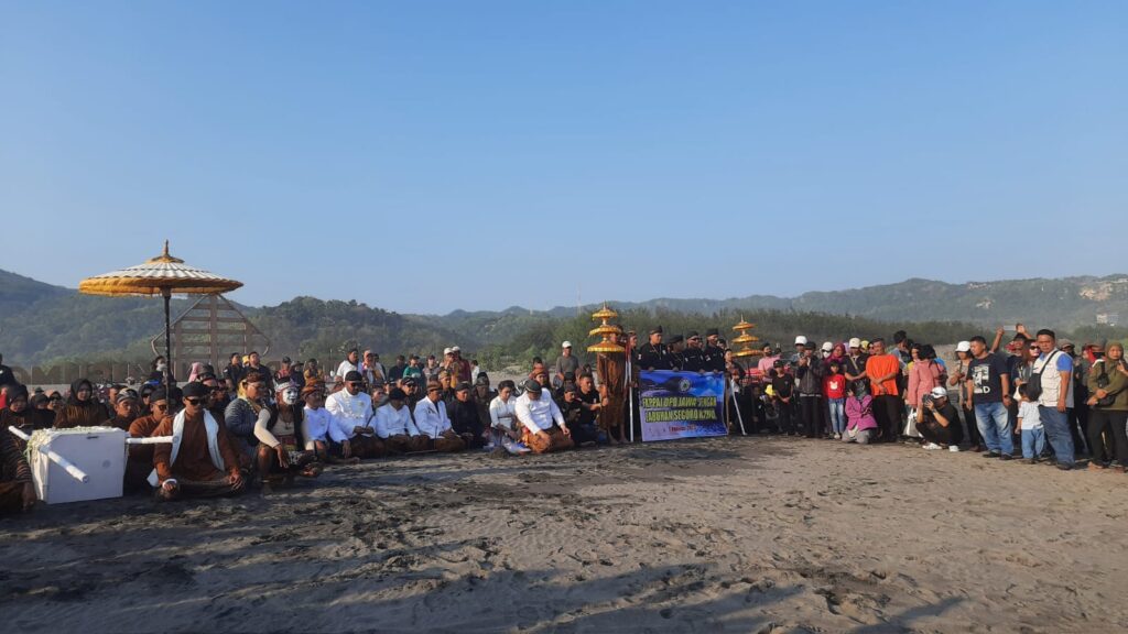 Labuhan Segoro Kidul di Banjiri Para Kaum Spiritual Nusantara – Nuansa ...